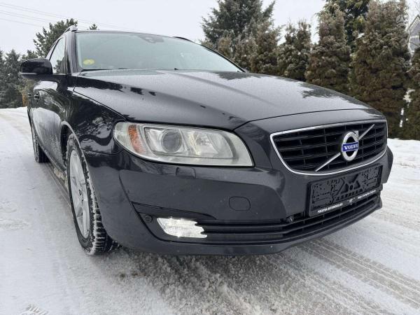 Grey Volvo V70 2015 in Alytus, with an engine capacity of 1.98 L and mileage of 248 thousand km for 6400 €, photo 1 on AUTOMOTO.COM.LV