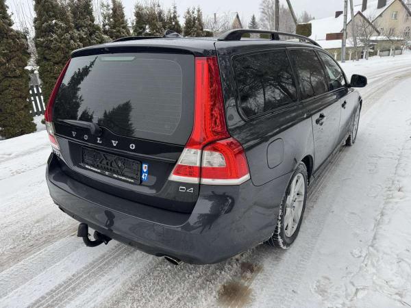 Grey Volvo V70 2015 in Alytus, with an engine capacity of 1.98 L and mileage of 248 thousand km for 6400 €, photo 8 on AUTOMOTO.COM.LV