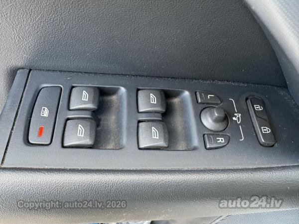 Pelēks Volvo V70 2015 Tallina, ar dzinēja tilpumu 2.00 L un nobraukumu 342 tūkst. km par 8680 €, foto 11 vietnē AUTOMOTO.COM.LV