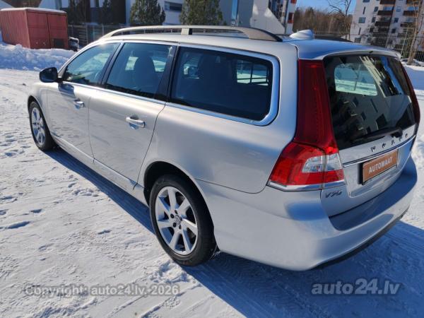 Pelēks Volvo V70 2015 Tallina, ar dzinēja tilpumu 2.00 L un nobraukumu 260 tūkst. km par 8999 €, foto 5 vietnē AUTOMOTO.COM.LV