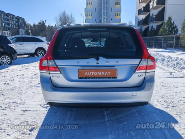 Pelēks Volvo V70 2015 Tallina, ar dzinēja tilpumu 2.00 L un nobraukumu 260 tūkst. km par 8999 €, foto 7 vietnē AUTOMOTO.COM.LV