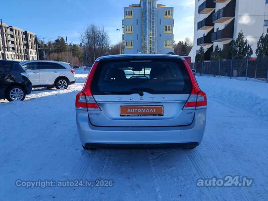 Grey Volvo V70 2015 in Tallinn, with an engine capacity of 2.00 L and mileage of 260 thousand km for 8999 €, photo 8 on AUTOMOTO.COM.LV
