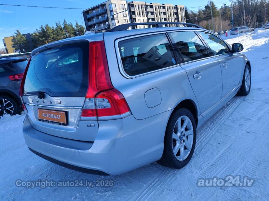 Grey Volvo V70 2015 in Tallinn, with an engine capacity of 2.00 L and mileage of 260 thousand km for 8999 €, photo 12 on AUTOMOTO.COM.LV