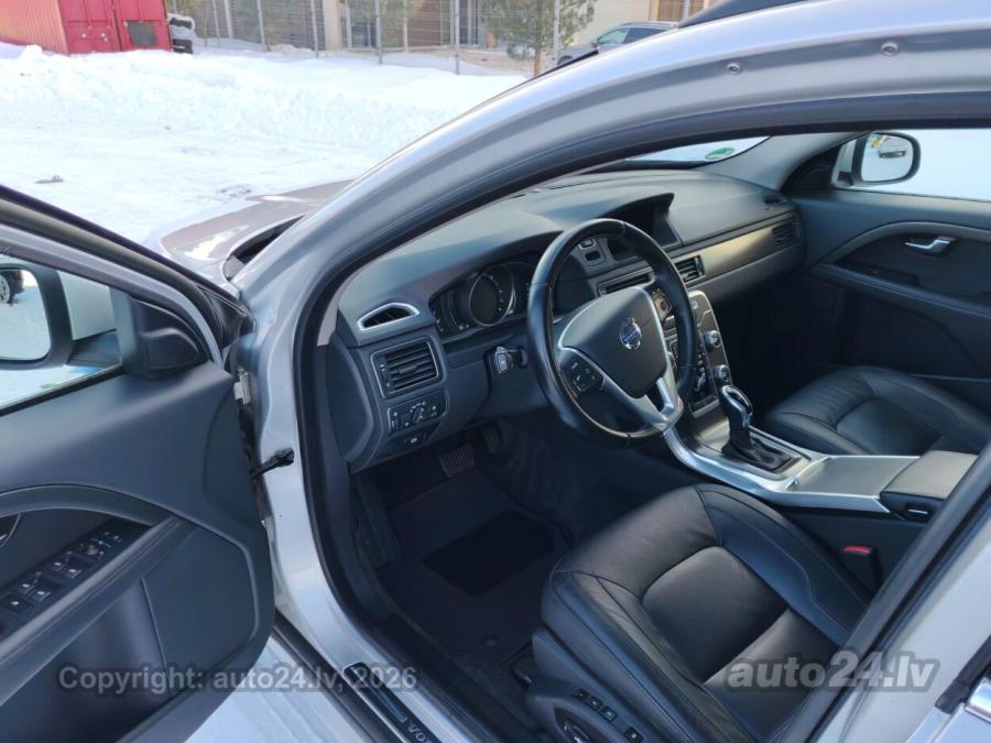 Grey Volvo V70 2015 in Tallinn, with an engine capacity of 2.00 L and mileage of 260 thousand km for 8999 €, photo 18 on AUTOMOTO.COM.LV