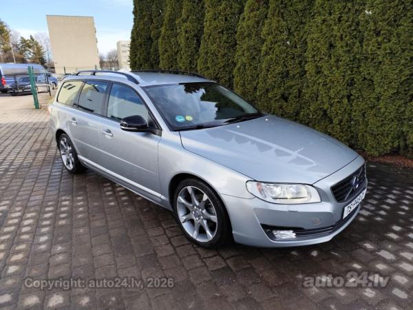 Grey Volvo V70 2015 in Paide, with an engine capacity of 2.00 L and mileage of 236 thousand km for 6990 €, photo 6 on AUTOMOTO.COM.LV