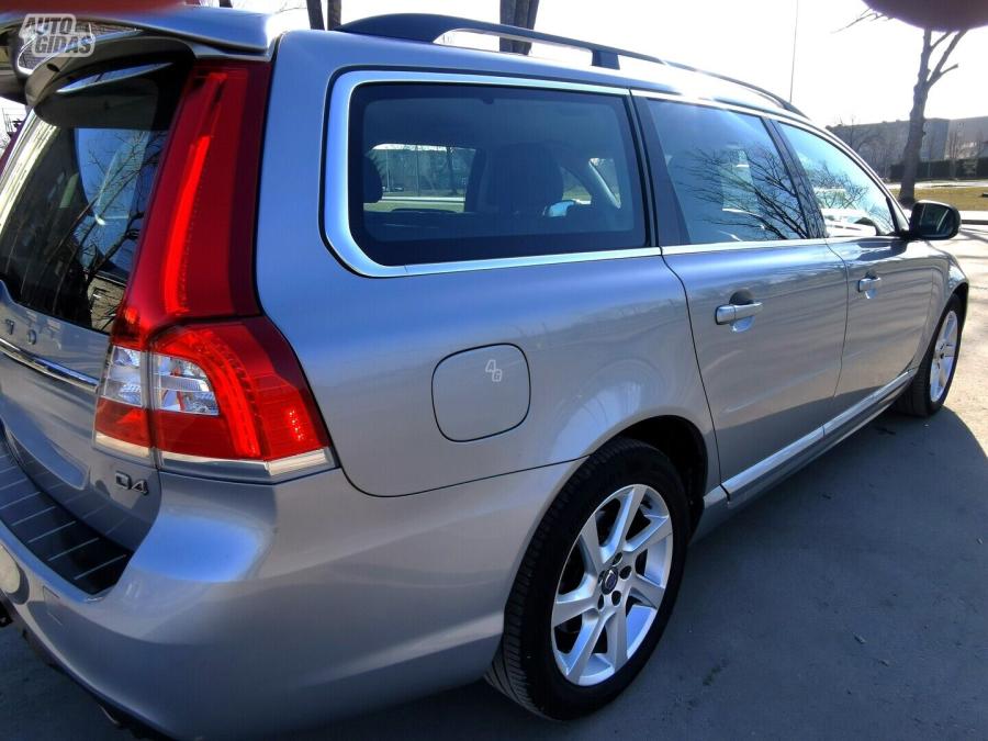 Pelēks Volvo V70 2015 Ukmergė, ar dzinēja tilpumu 2.00 L un nobraukumu 290 tūkst. km par 7750 €, foto 35 vietnē AUTOMOTO.COM.LV