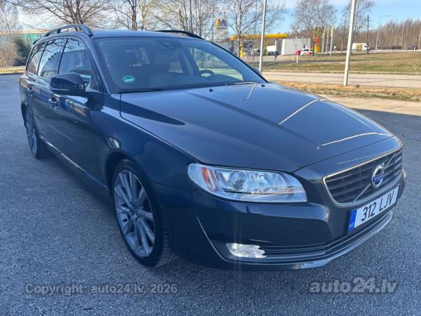 Grey Volvo V70 2015 in Paide, with an engine capacity of 2.00 L and mileage of 291 thousand km for 7990 €, photo 5 on AUTOMOTO.COM.LV