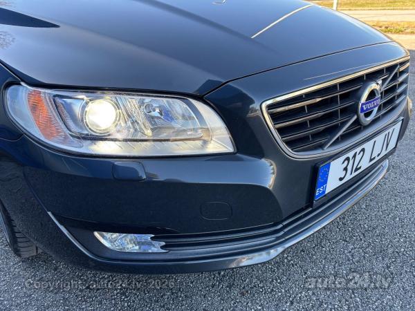 Grey Volvo V70 2015 in Paide, with an engine capacity of 2.00 L and mileage of 291 thousand km for 7990 €, photo 6 on AUTOMOTO.COM.LV