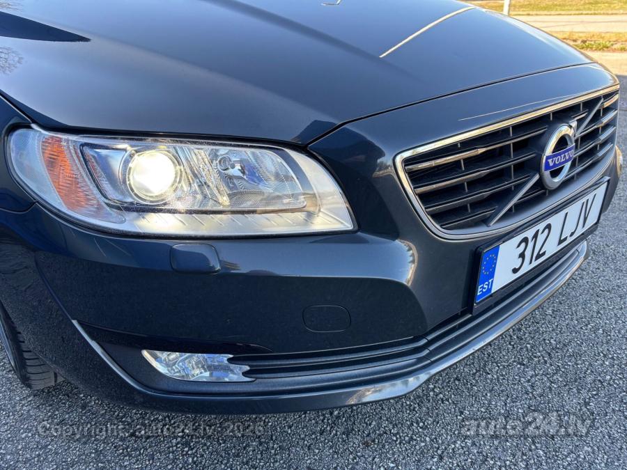 Grey Volvo V70 2015 in Paide, with an engine capacity of 2.00 L and mileage of 291 thousand km for 7990 €, photo 7 on AUTOMOTO.COM.LV