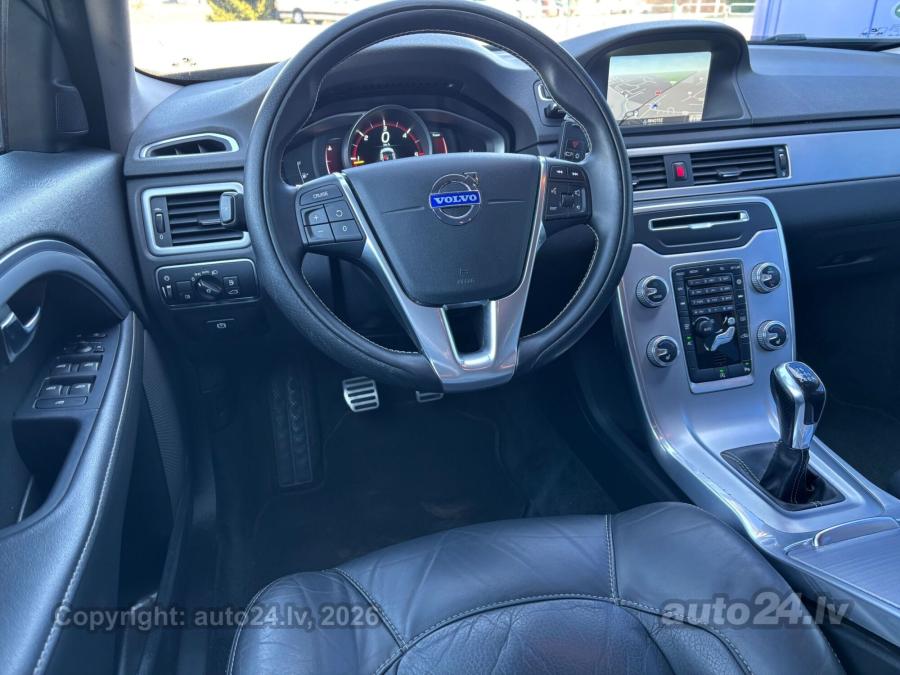 Grey Volvo V70 2015 in Paide, with an engine capacity of 2.00 L and mileage of 291 thousand km for 7990 €, photo 11 on AUTOMOTO.COM.LV