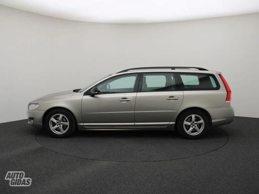 Grey Volvo V70 2015 in Vilnius, with an engine capacity of 2.00 L and mileage of 282 thousand km for 7599 €, photo 7 on AUTOMOTO.COM.LV