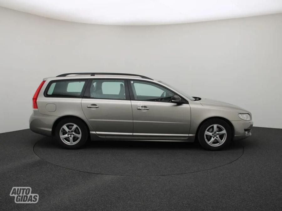 Grey Volvo V70 2015 in Vilnius, with an engine capacity of 2.00 L and mileage of 282 thousand km for 7599 €, photo 10 on AUTOMOTO.COM.LV