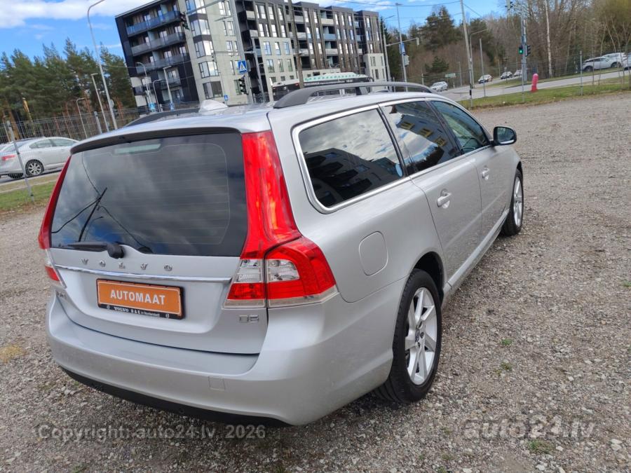 Grey Volvo V70 2015 in Tallinn, with an engine capacity of 2.00 L and mileage of 260 thousand km for 8999 €, photo 7 on AUTOMOTO.COM.LV
