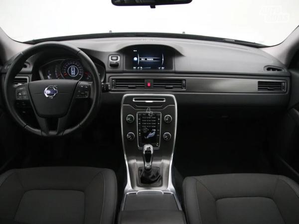 Grey Volvo V70 2015 in Vilnius, with an engine capacity of 2.00 L and mileage of 186 thousand km for 7899 €, photo 2 on AUTOMOTO.COM.LV