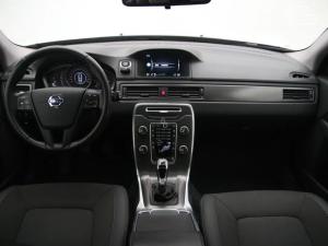 Grey Volvo V70 2015 in Vilnius, with an engine capacity of 2.00 L and mileage of 186 thousand km for 7899 €, photo 3 on AUTOMOTO.COM.LV