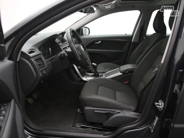 Grey Volvo V70 2015 in Vilnius, with an engine capacity of 2.00 L and mileage of 186 thousand km for 7899 €, photo 4 on AUTOMOTO.COM.LV