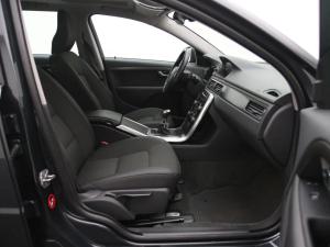 Grey Volvo V70 2015 in Vilnius, with an engine capacity of 2.00 L and mileage of 186 thousand km for 7899 €, photo 15 on AUTOMOTO.COM.LV