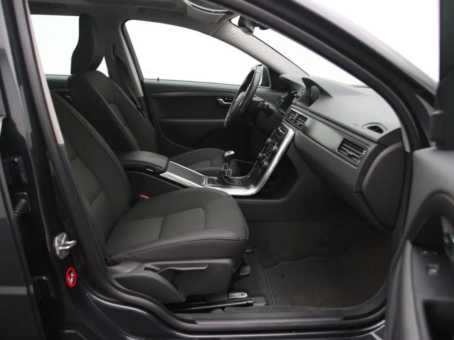 Grey Volvo V70 2015 in Vilnius, with an engine capacity of 2.00 L and mileage of 186 thousand km for 7899 €, photo 15 on AUTOMOTO.COM.LV