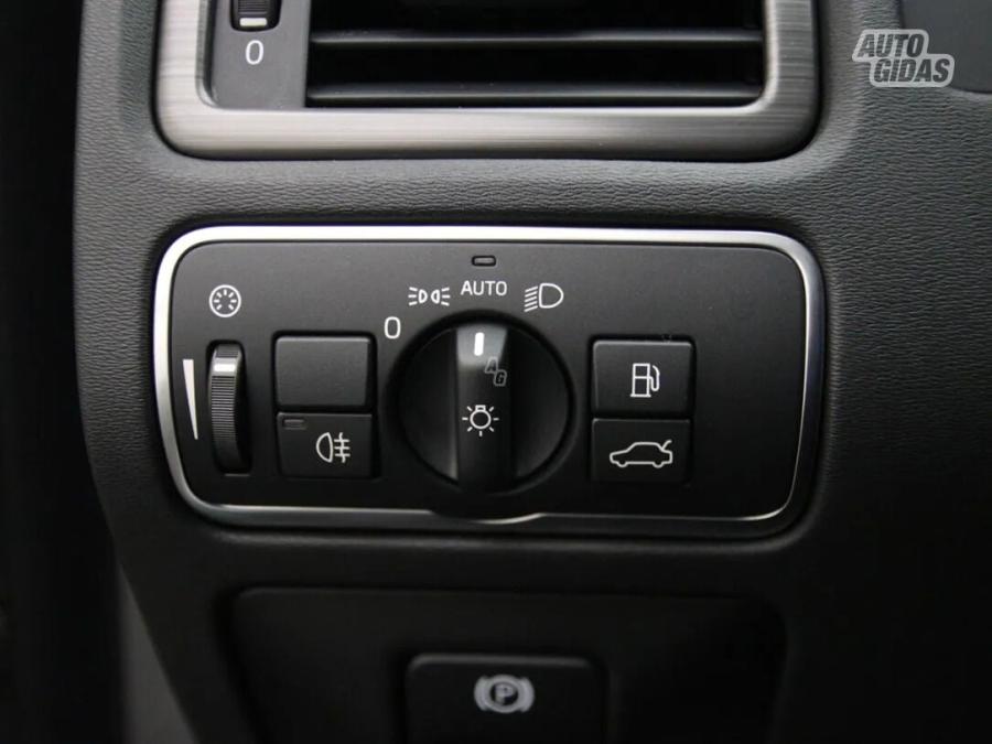 Grey Volvo V70 2015 in Vilnius, with an engine capacity of 2.00 L and mileage of 186 thousand km for 7899 €, photo 28 on AUTOMOTO.COM.LV