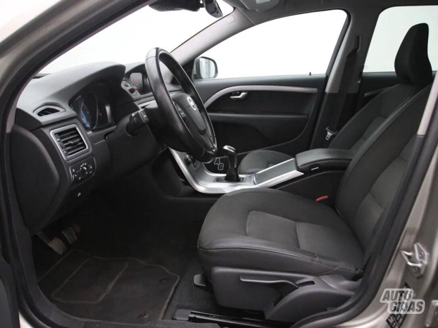 Pelēks Volvo V70 2015 Viļņa, ar dzinēja tilpumu 2.00 L un nobraukumu 217 tūkst. km par 7999 €, foto 5 vietnē AUTOMOTO.COM.LV