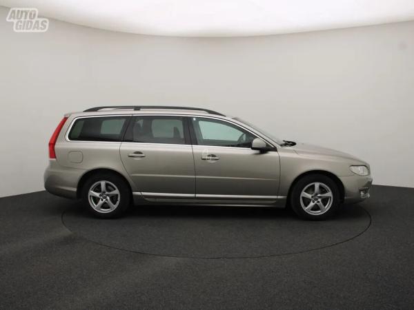 Grey Volvo V70 2015 in Vilnius, with an engine capacity of 2.00 L and mileage of 217 thousand km for 7999 €, photo 9 on AUTOMOTO.COM.LV