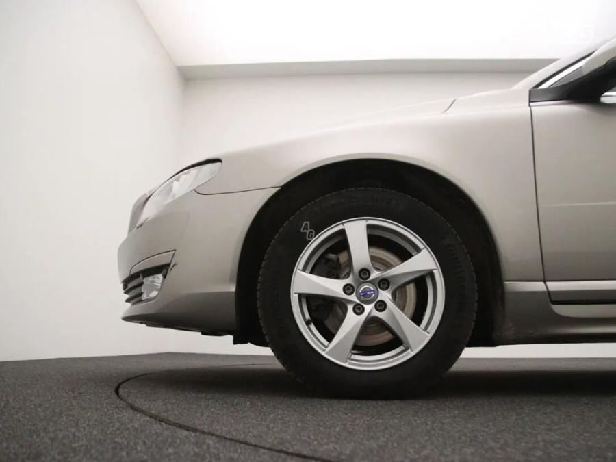 Pelēks Volvo V70 2015 Viļņa, ar dzinēja tilpumu 2.00 L un nobraukumu 217 tūkst. km par 7999 €, foto 29 vietnē AUTOMOTO.COM.LV