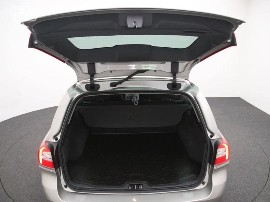 Pelēks Volvo V70 2015 Viļņa, ar dzinēja tilpumu 2.00 L un nobraukumu 217 tūkst. km par 7999 €, foto 37 vietnē AUTOMOTO.COM.LV