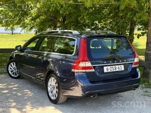 Pelēks Volvo V70 2015 Rīga, ar dzinēja tilpumu 2.00 L un nobraukumu 275 tūkst. km par 7750 €, foto 5 vietnē AUTOMOTO.COM.LV