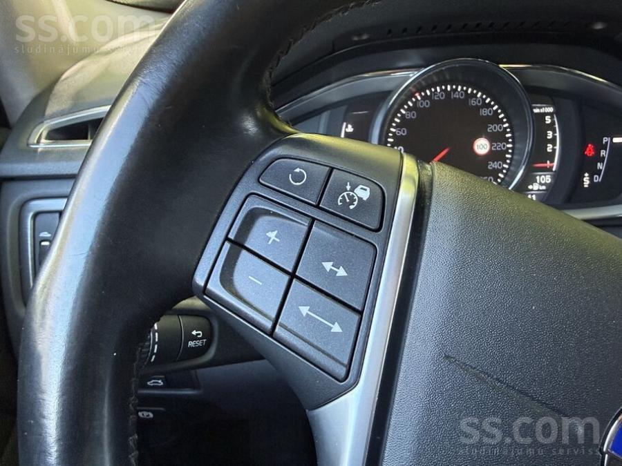 Pelēks Volvo V70 2015 Rīga, ar dzinēja tilpumu 2.00 L un nobraukumu 275 tūkst. km par 7750 €, foto 19 vietnē AUTOMOTO.COM.LV