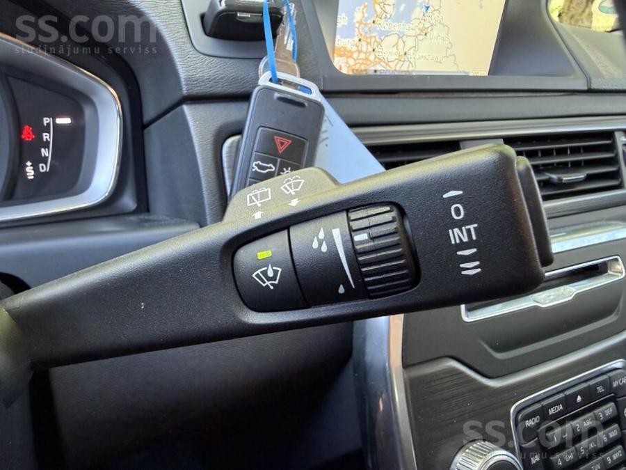 Pelēks Volvo V70 2015 Rīga, ar dzinēja tilpumu 2.00 L un nobraukumu 275 tūkst. km par 7750 €, foto 22 vietnē AUTOMOTO.COM.LV