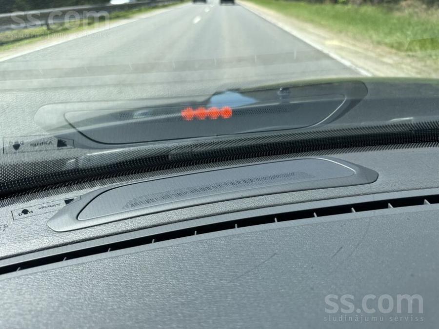 Pelēks Volvo V70 2015 Rīga, ar dzinēja tilpumu 2.00 L un nobraukumu 275 tūkst. km par 7750 €, foto 32 vietnē AUTOMOTO.COM.LV