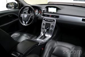 Grey Volvo V70 2015 in Tukums, with an engine capacity of 2.00 L and mileage of 275 thousand km for 8690 €, photo 13 on AUTOMOTO.COM.LV