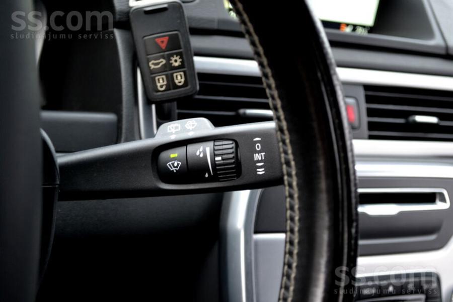 Grey Volvo V70 2015 in Tukums, with an engine capacity of 2.00 L and mileage of 275 thousand km for 8690 €, photo 21 on AUTOMOTO.COM.LV