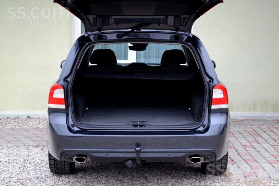 Grey Volvo V70 2015 in Tukums, with an engine capacity of 2.00 L and mileage of 275 thousand km for 8690 €, photo 28 on AUTOMOTO.COM.LV