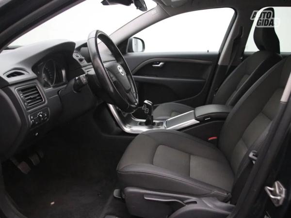 Grey Volvo V70 2015 in Vilnius, with an engine capacity of 2.00 L and mileage of 230 thousand km for 7299 €, photo 4 on AUTOMOTO.COM.LV