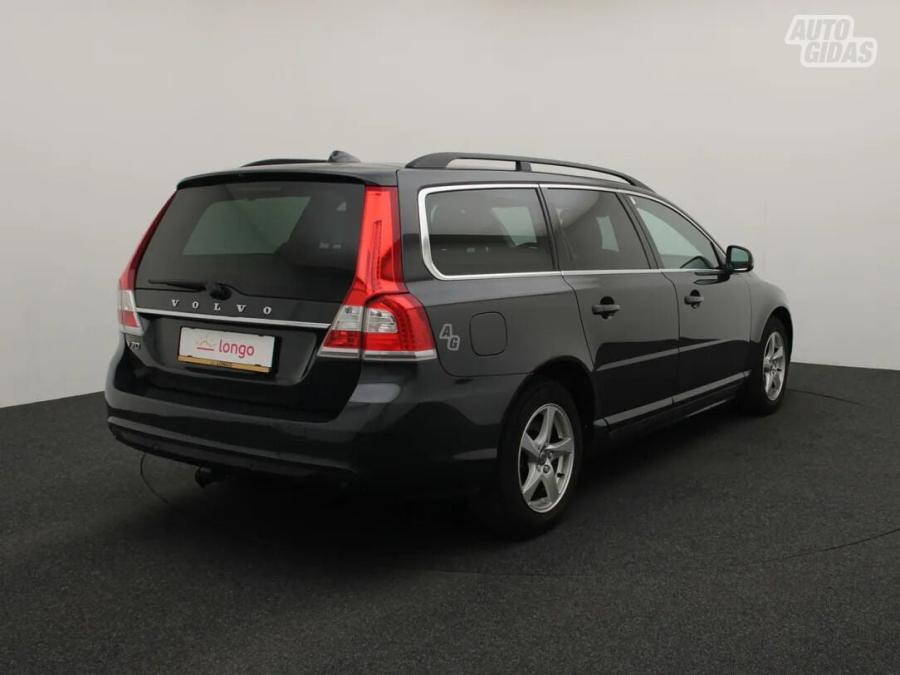 Grey Volvo V70 2015 in Vilnius, with an engine capacity of 2.00 L and mileage of 230 thousand km for 7299 €, photo 9 on AUTOMOTO.COM.LV