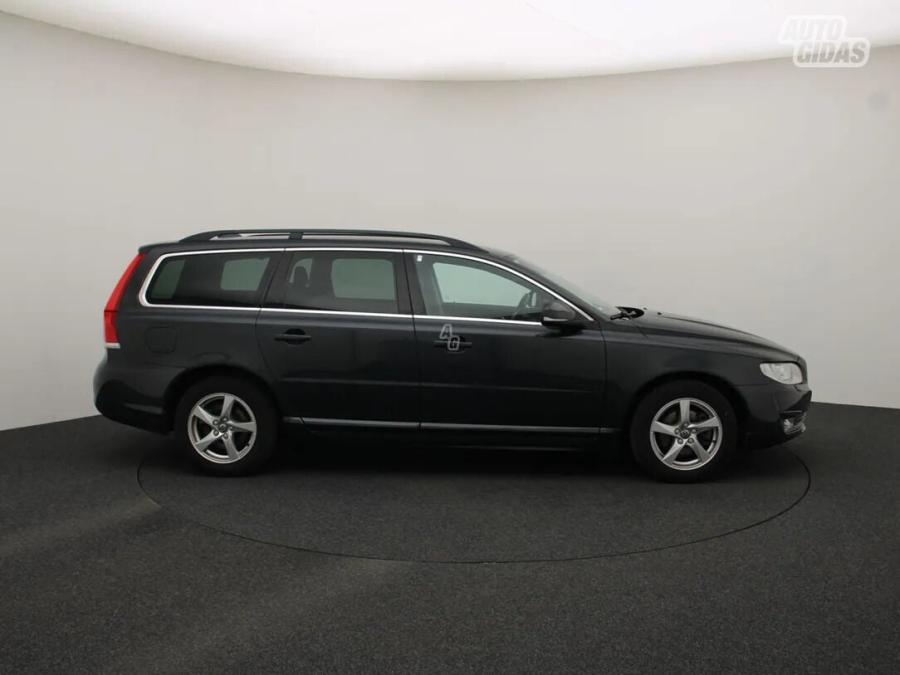 Grey Volvo V70 2015 in Vilnius, with an engine capacity of 2.00 L and mileage of 230 thousand km for 7299 €, photo 10 on AUTOMOTO.COM.LV