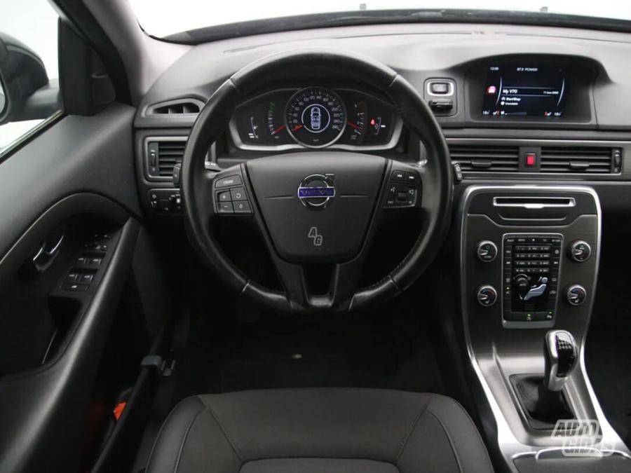 Grey Volvo V70 2015 in Vilnius, with an engine capacity of 2.00 L and mileage of 230 thousand km for 7299 €, photo 18 on AUTOMOTO.COM.LV