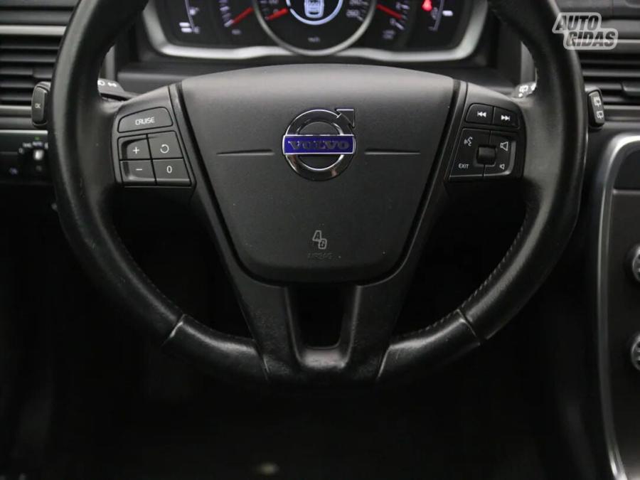 Grey Volvo V70 2015 in Vilnius, with an engine capacity of 2.00 L and mileage of 230 thousand km for 7299 €, photo 19 on AUTOMOTO.COM.LV