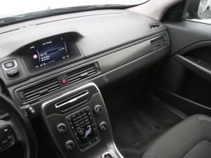 Grey Volvo V70 2015 in Vilnius, with an engine capacity of 2.00 L and mileage of 230 thousand km for 7299 €, photo 22 on AUTOMOTO.COM.LV