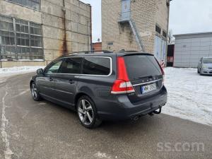 Pelēks Volvo V70 2015 Cēsis, ar dzinēja tilpumu 2.00 L un nobraukumu 439 tūkst. km par 6990 €, foto 13 vietnē AUTOMOTO.COM.LV