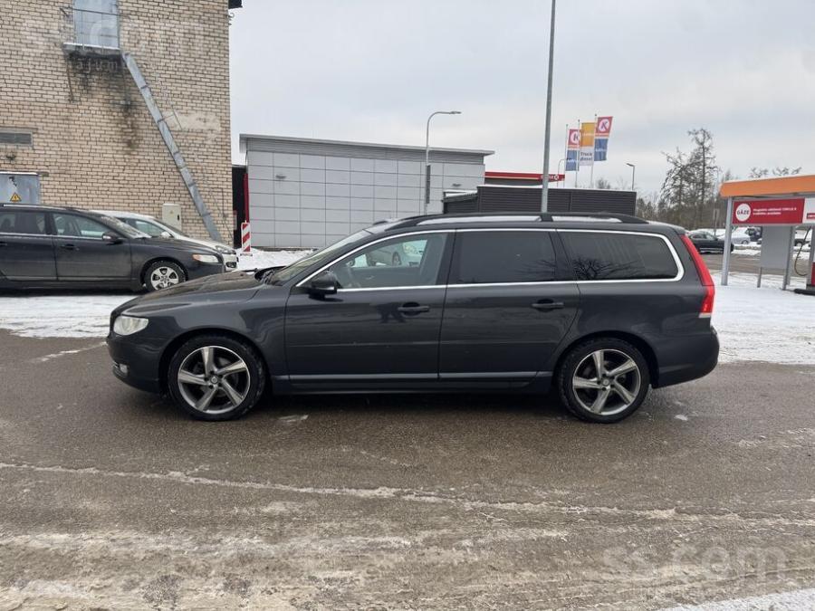 Pelēks Volvo V70 2015 Cēsis, ar dzinēja tilpumu 2.00 L un nobraukumu 439 tūkst. km par 6990 €, foto 14 vietnē AUTOMOTO.COM.LV