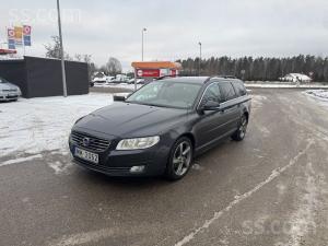 Pelēks Volvo V70 2015 Cēsis, ar dzinēja tilpumu 2.00 L un nobraukumu 439 tūkst. km par 6990 €, foto 15 vietnē AUTOMOTO.COM.LV