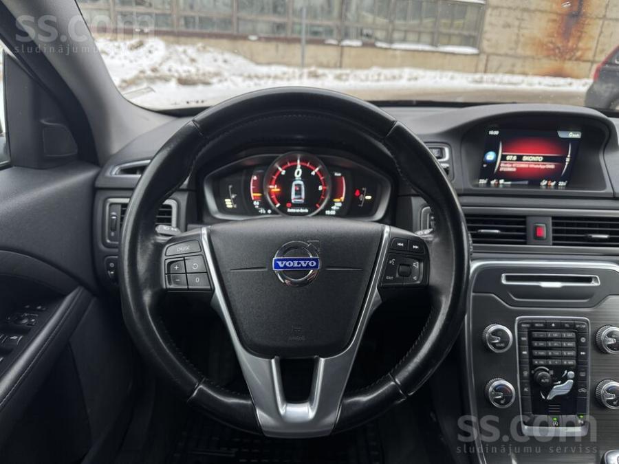 Pelēks Volvo V70 2015 Cēsis, ar dzinēja tilpumu 2.00 L un nobraukumu 439 tūkst. km par 6990 €, foto 24 vietnē AUTOMOTO.COM.LV