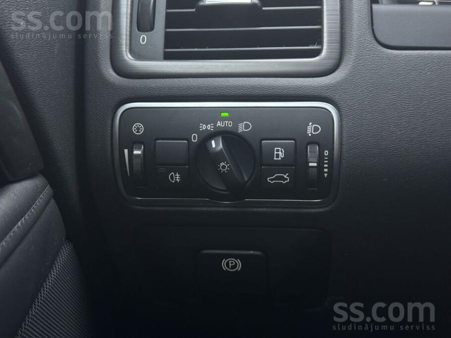 Pelēks Volvo V70 2015 Cēsis, ar dzinēja tilpumu 2.00 L un nobraukumu 439 tūkst. km par 6990 €, foto 31 vietnē AUTOMOTO.COM.LV