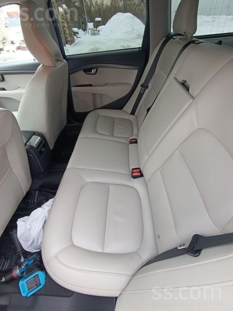 Pelēks Volvo V70 2015 Daugavpils, ar dzinēja tilpumu 1.60 L un nobraukumu 335 tūkst. km par 7500 €, foto 7 vietnē AUTOMOTO.COM.LV