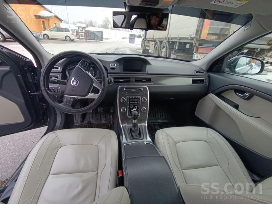 Pelēks Volvo V70 2015 Daugavpils, ar dzinēja tilpumu 1.60 L un nobraukumu 335 tūkst. km par 7500 €, foto 8 vietnē AUTOMOTO.COM.LV