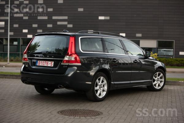 Grey Volvo V70 2015 in Jelgava, with an engine capacity of 2.00 L and mileage of 0 thousand km for 7890 €, photo 4 on AUTOMOTO.COM.LV