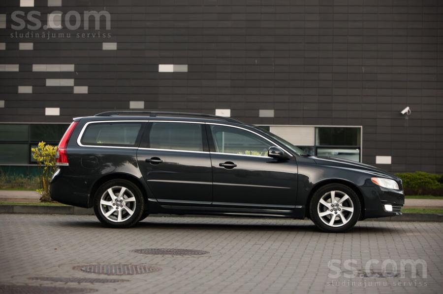 Pelēks Volvo V70 2015 Jelgava, ar dzinēja tilpumu 2.00 L un nobraukumu 0 tūkst. km par 7890 €, foto 7 vietnē AUTOMOTO.COM.LV