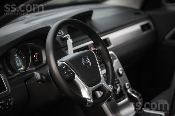 Grey Volvo V70 2015 in Jelgava, with an engine capacity of 2.00 L and mileage of 0 thousand km for 7890 €, photo 7 on AUTOMOTO.COM.LV